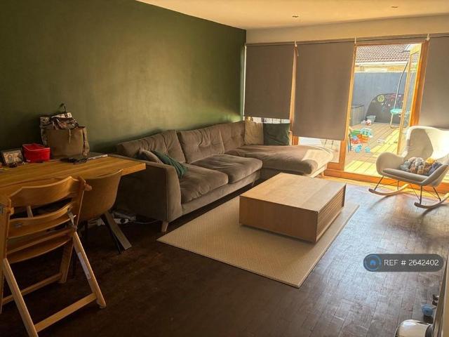 1 bedroom in a house share to rent