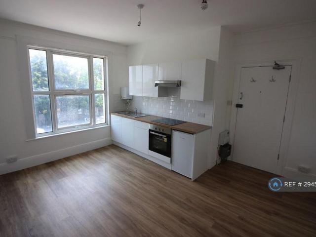 1 bedroom in a house share to rent