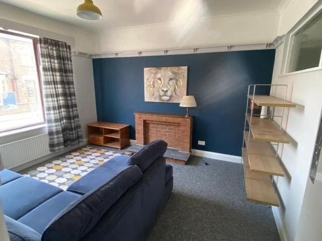 1 bedroom in a house share to rent