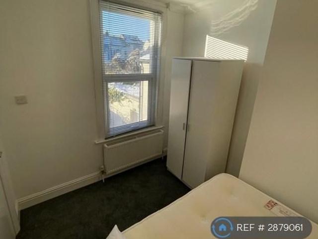 1 bedroom in a house share to rent