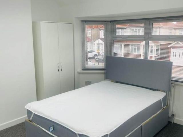 1 bedroom in a house share to rent
