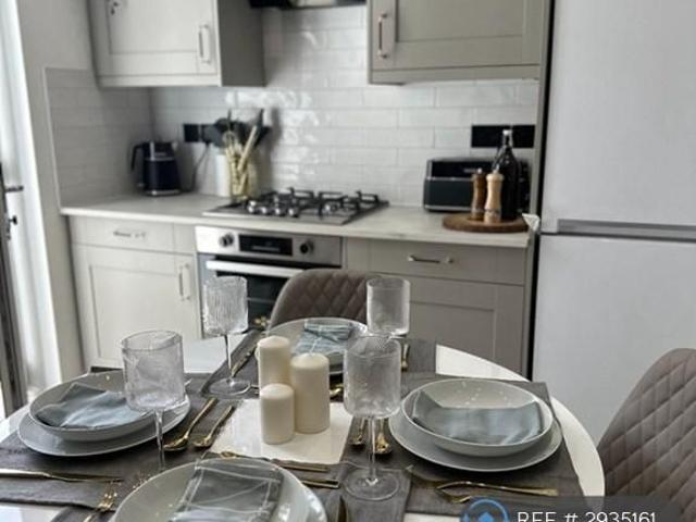 1 bedroom in a house share to rent