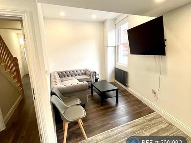1 bedroom in a house share to rent