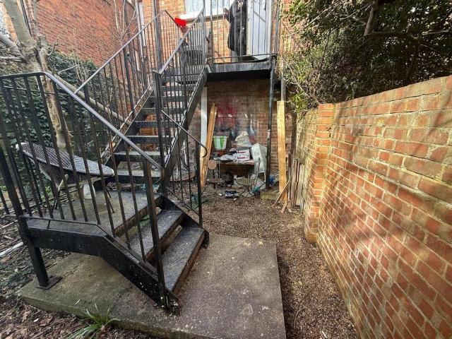 1 bedroom in a house share to rent