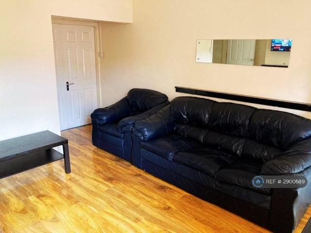 1 bedroom in a house share to rent