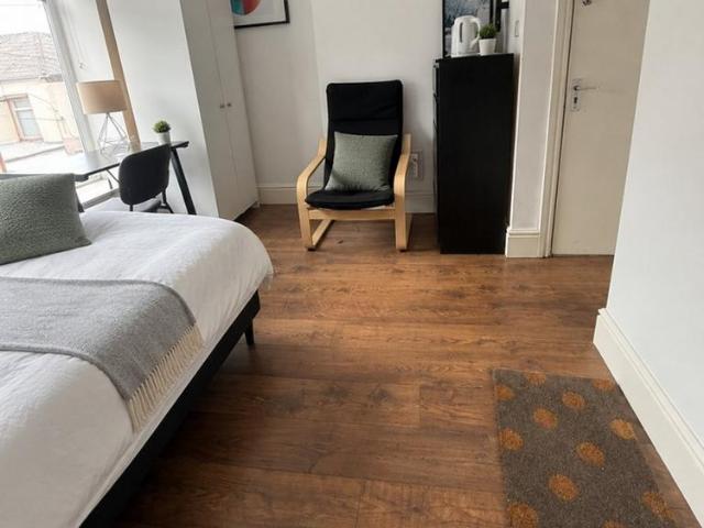 1 bedroom in a house share to rent