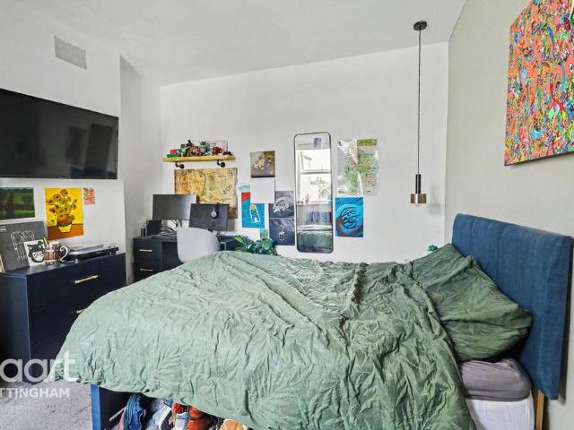 1 bedroom in a house share to rent