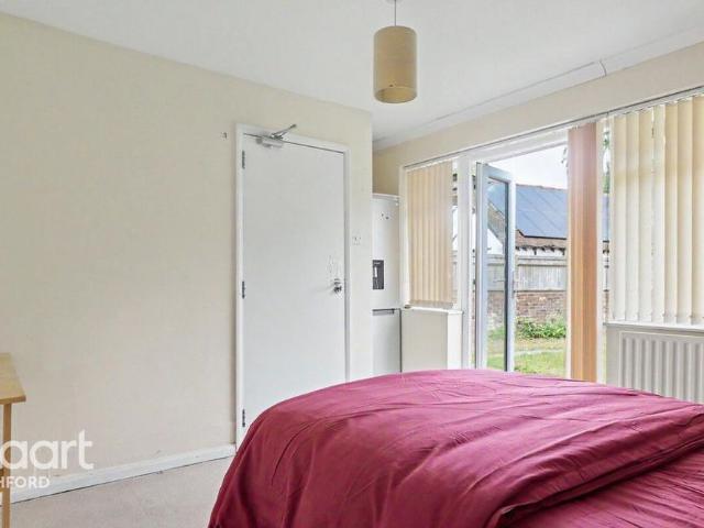 1 bedroom in a house share to rent