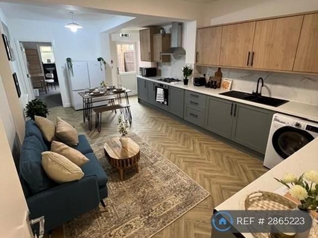 1 bedroom in a house share to rent