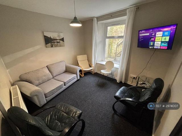 1 bedroom in a house share to rent