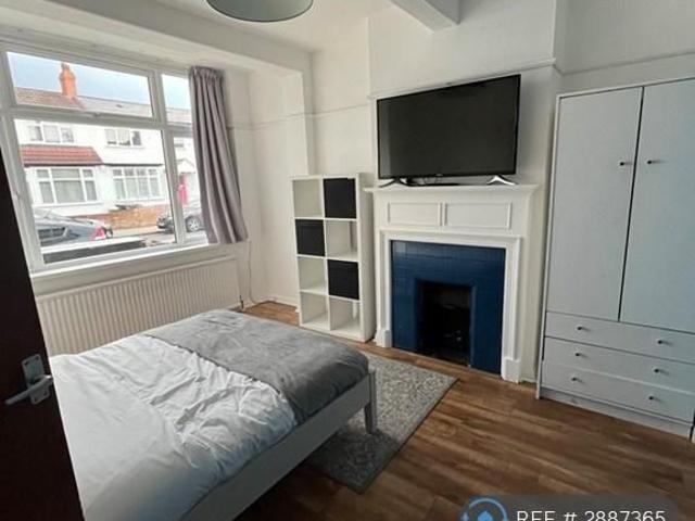 1 bedroom in a house share to rent