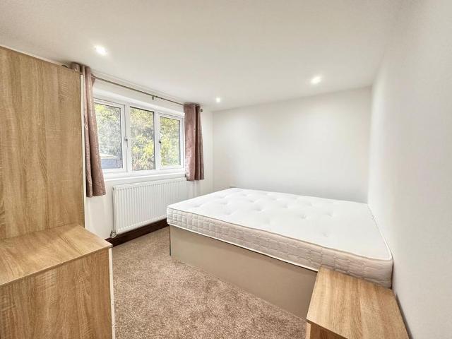 1 bedroom in a house share to rent