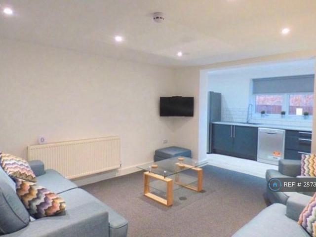 1 bedroom in a house share to rent