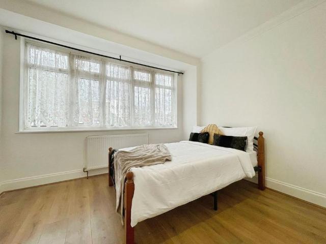 1 bedroom in a house share to rent