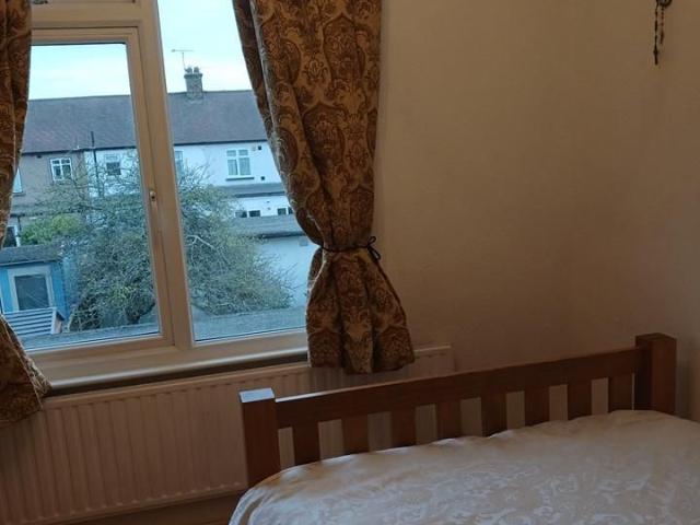 1 bedroom in a house share to rent