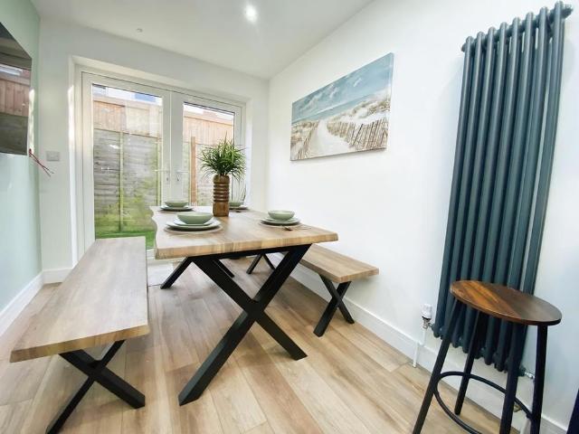 1 bedroom in a house share to rent
