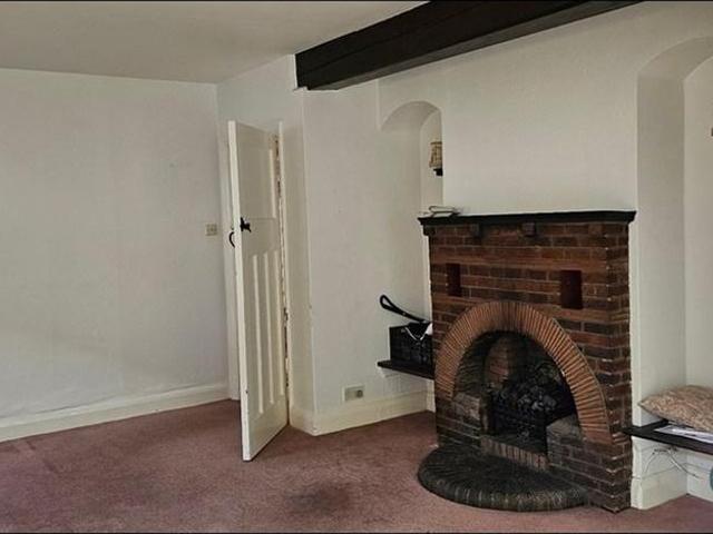 1 bedroom in a house share to rent