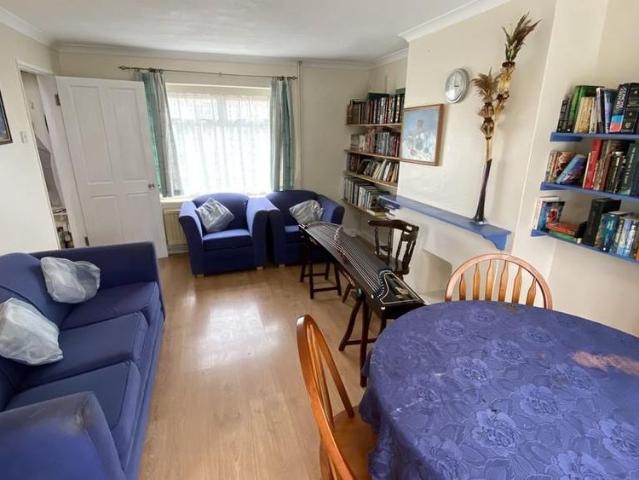 1 bedroom in a house share to rent
