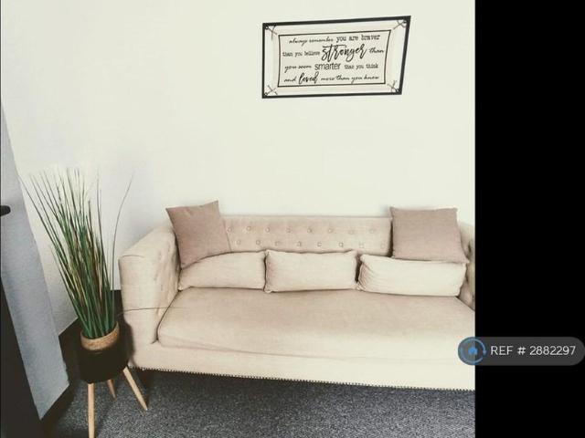 1 bedroom in a house share to rent