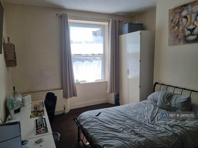 1 bedroom in a house share to rent