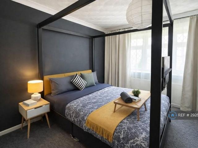 1 bedroom in a house share to rent
