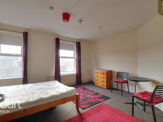 1 bedroom in a house share to rent