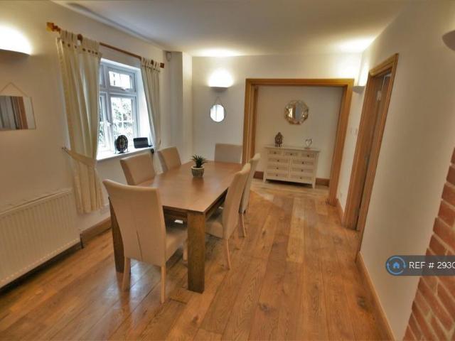 1 bedroom in a house share to rent