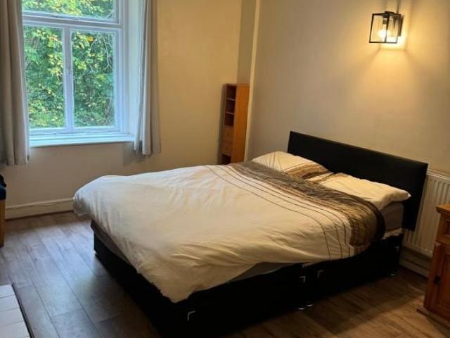 1 bedroom in a house share to rent