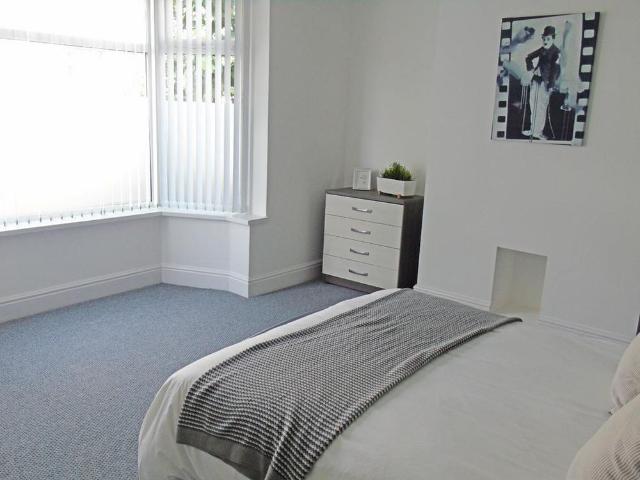 1 bedroom in a house share to rent