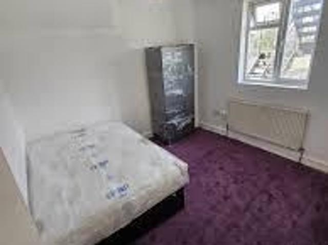 1 bedroom in a house share to rent