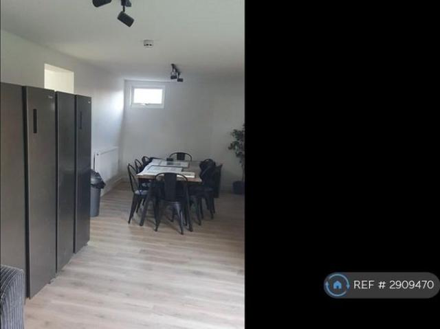 1 bedroom in a house share to rent