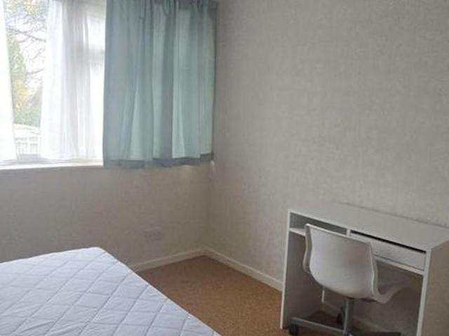 1 bedroom in a house share to rent