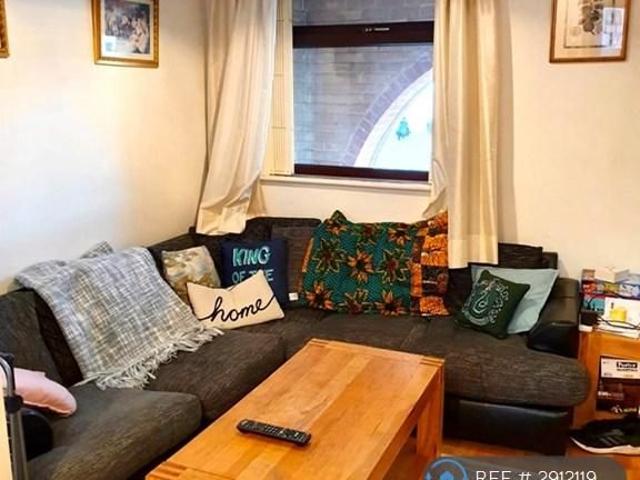 1 bedroom in a house share to rent