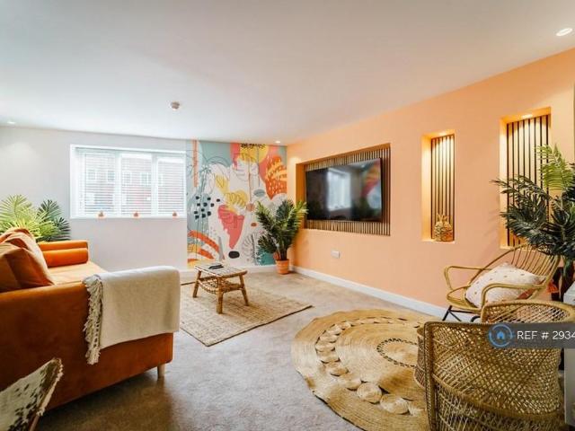 1 bedroom in a house share to rent