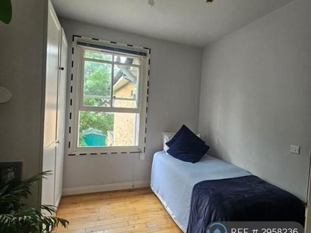 1 bedroom in a house share to rent