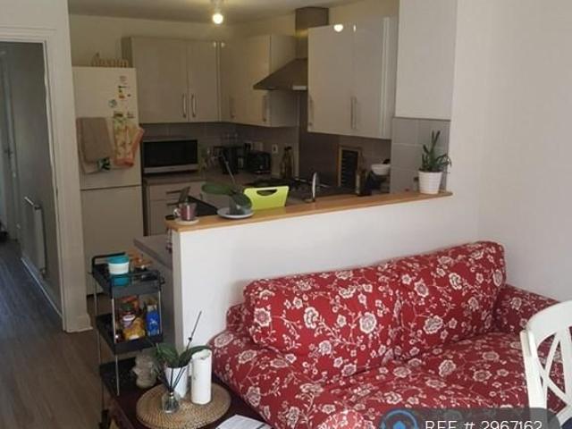 1 bedroom in a house share to rent