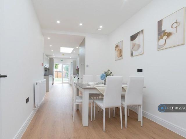 1 bedroom in a house share to rent