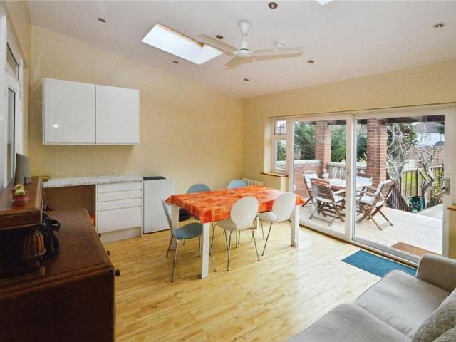 1 bedroom in a house share to rent