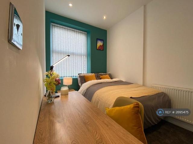1 bedroom in a house share to rent