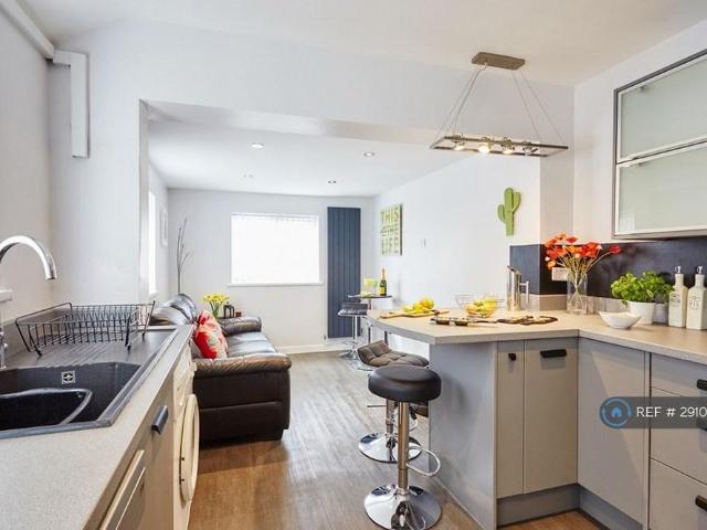 1 bedroom in a house share to rent