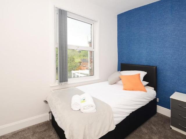 1 bedroom in a house share to rent
