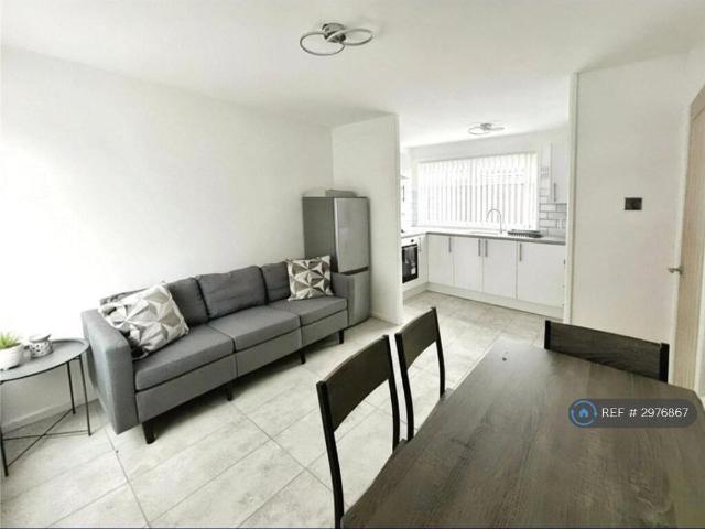 1 bedroom in a house share to rent