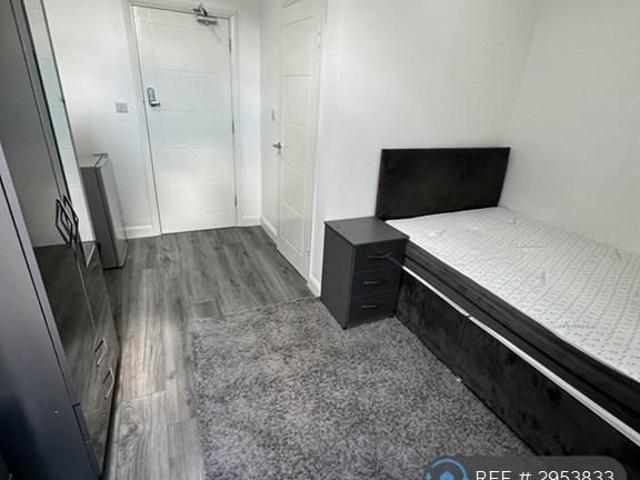 1 bedroom in a house share to rent