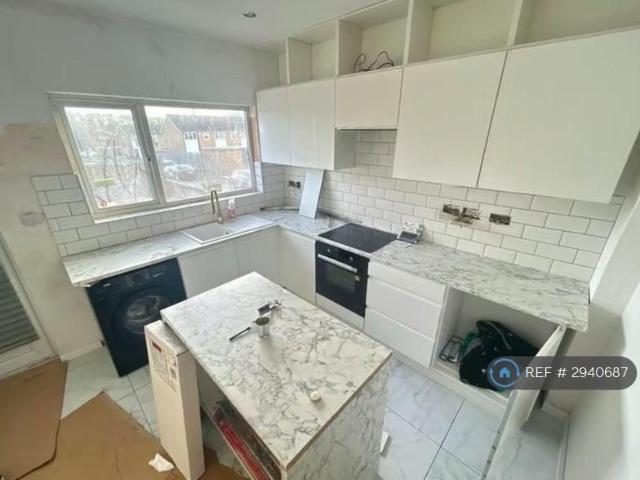 1 bedroom in a house share to rent