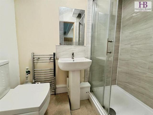 1 bedroom in a house share to rent