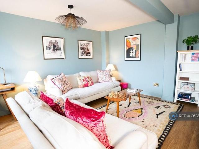 1 bedroom in a house share to rent