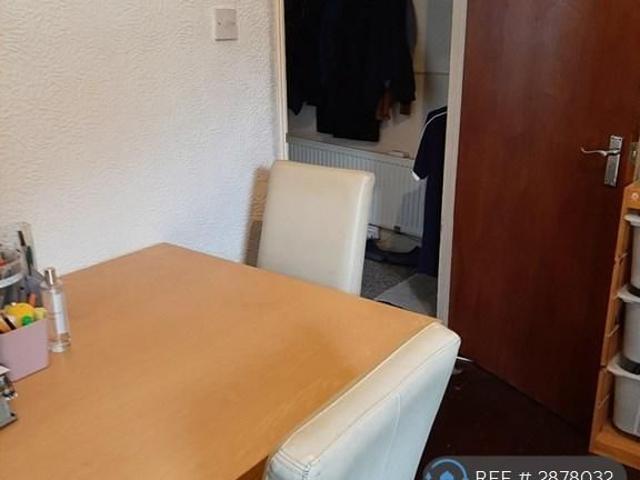 1 bedroom in a house share to rent