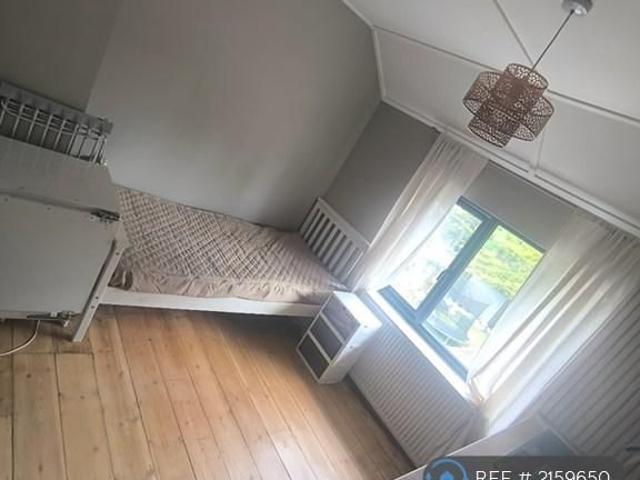 1 bedroom in a house share to rent