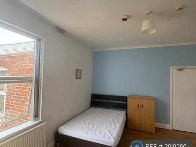 1 bedroom in a house share to rent