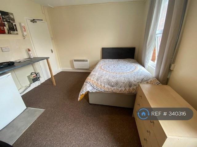 1 bedroom in a house share to rent